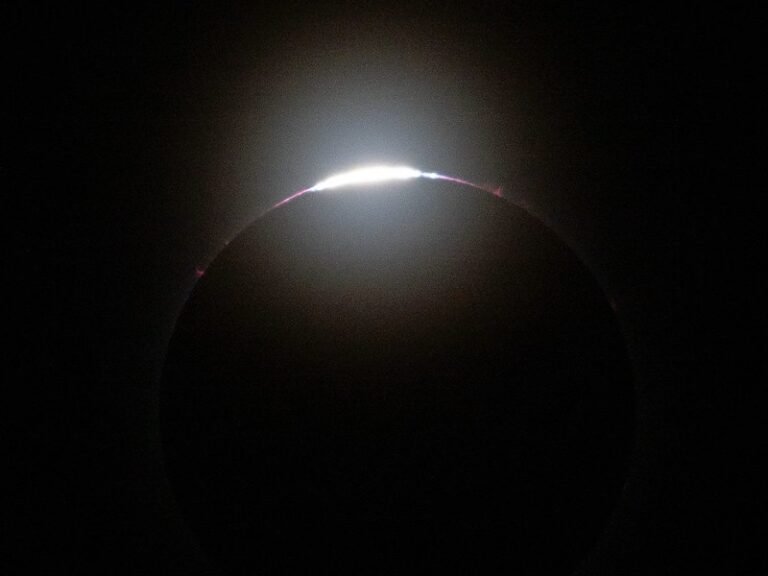 Las fotos más asombrosas del eclipse total solar del 8 de abril tomadas ...